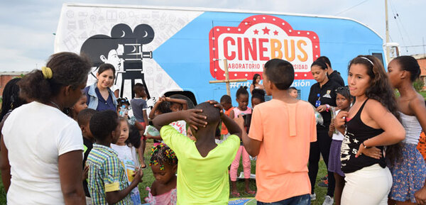 Cine Bus continúa recorriendo las comunas de Cali