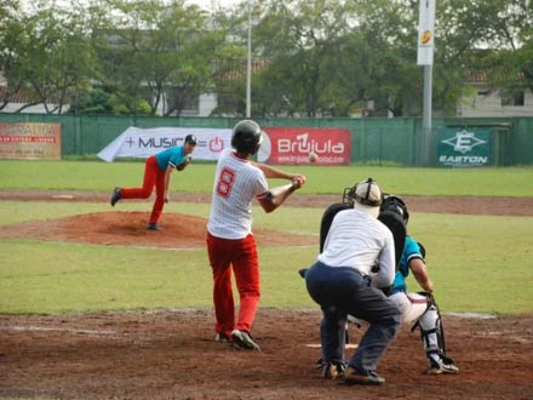 Caleño representa a Colombia en pre mundial de béisbol
