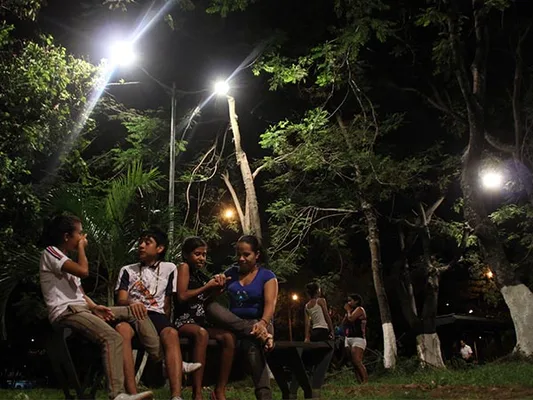 La Comuna 11 tendrá 22 parques con nueva iluminación y 10 cuadrantes